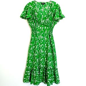 Max Edition | Dresses | Nwot Max Edition Green Floral Flutter Sleeve ...
